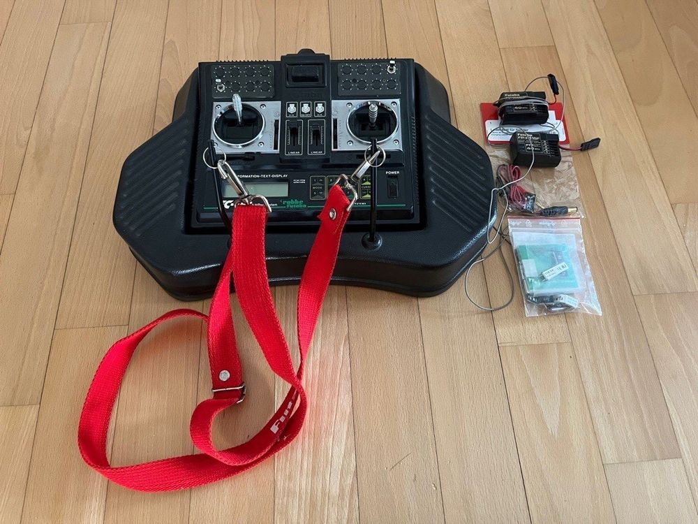 Fernsteuerung futaba FC 18, inkl. 2 Empfänger | Kaufen auf Ricardo