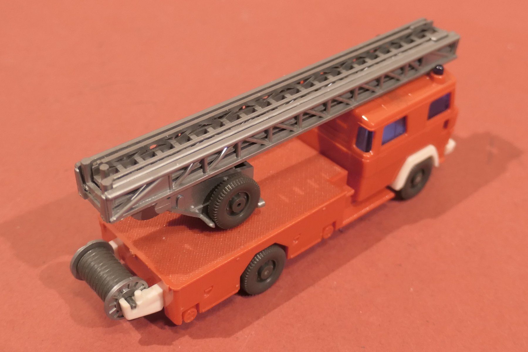 Feuerwehr Drehleiter 1:87 von Wiking gemäss Fotos (Gebraucht) in Höfen ...