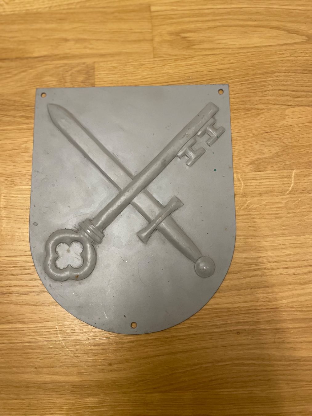 Wappenscheibe, Schwert, Schlüssel, Blech (Gebraucht) in Liestal für CHF ...