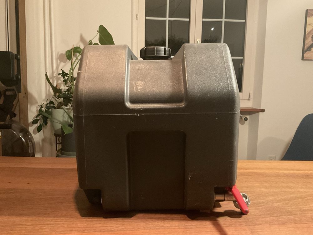 Wassertank ca.42l Front Runner für Defender oder 4x4 Offroad (Gebraucht ...