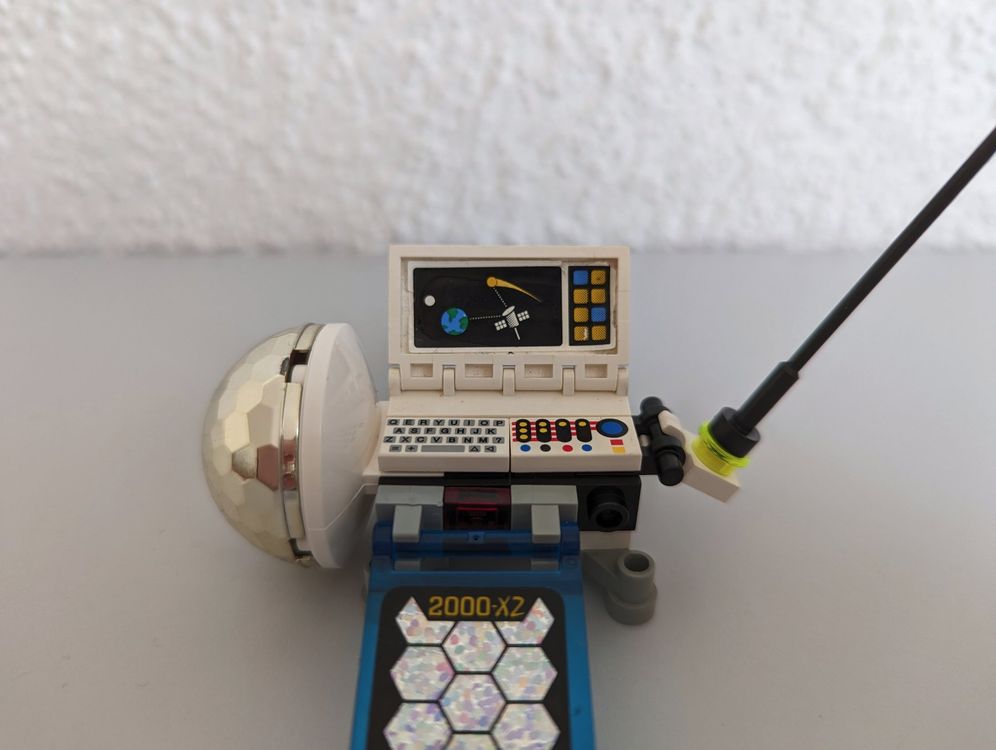 LEGO® System 6458 Satellite With Astronaut | Kaufen auf Ricardo