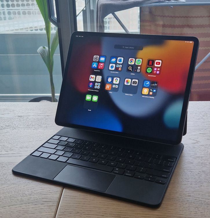 iPad Pro 12.9" M1 QWERTY Magic Keyboad Grey 5th Gen 256 GB (Gebraucht ...