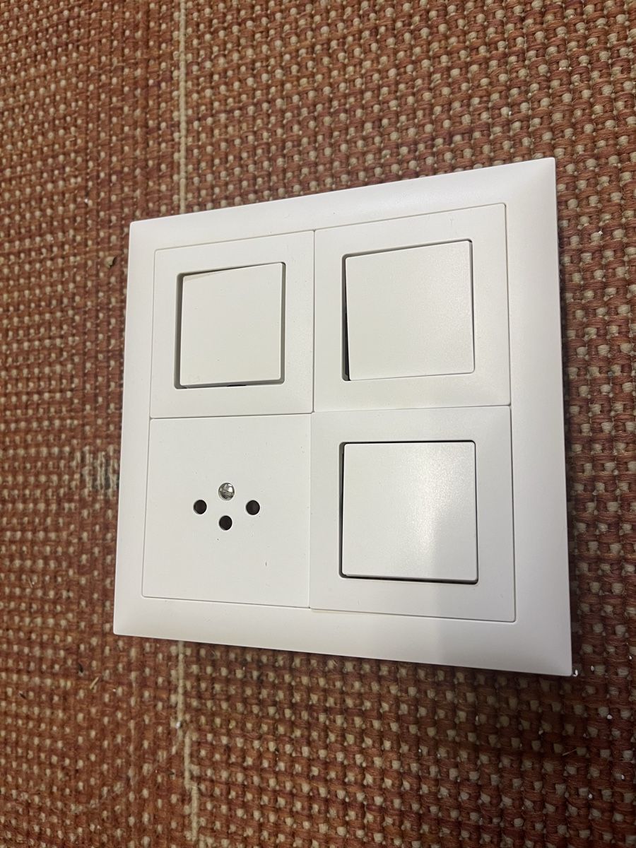 Feller Rahmen 4-fach (nur Abdeckungen) (Gebraucht) in Adliswil für CHF ...