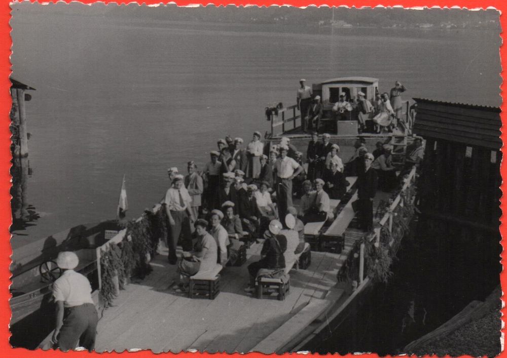 WEESEN Viele Leute auf dem Schiff, Foto A. Schudel, Weesen (Neu (gemäss ...