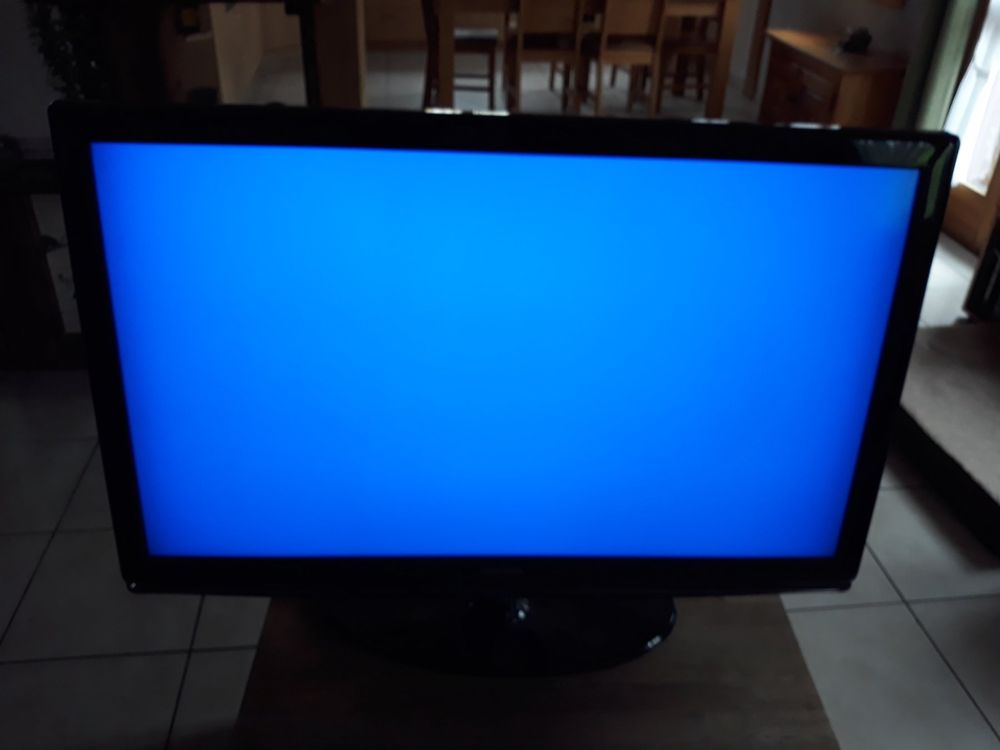 Bildschirm 105 cm (40 zoll) (Gebraucht) in für CHF 25 – nur Abholung ...