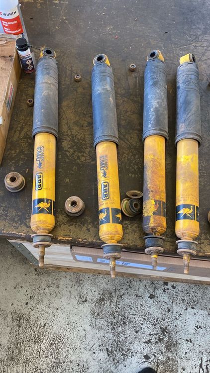 OLD MAN EMU / OME / DEFENDER HEAVY DUTY SHOCKS / DÄMPFER (Gebraucht) in ...