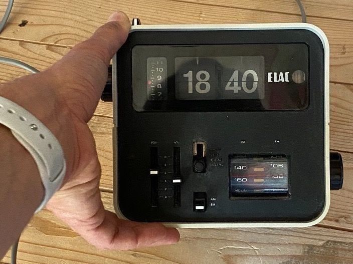 Klappzahlenwecker (Radio) ELAC RD 100 | Kaufen auf Ricardo