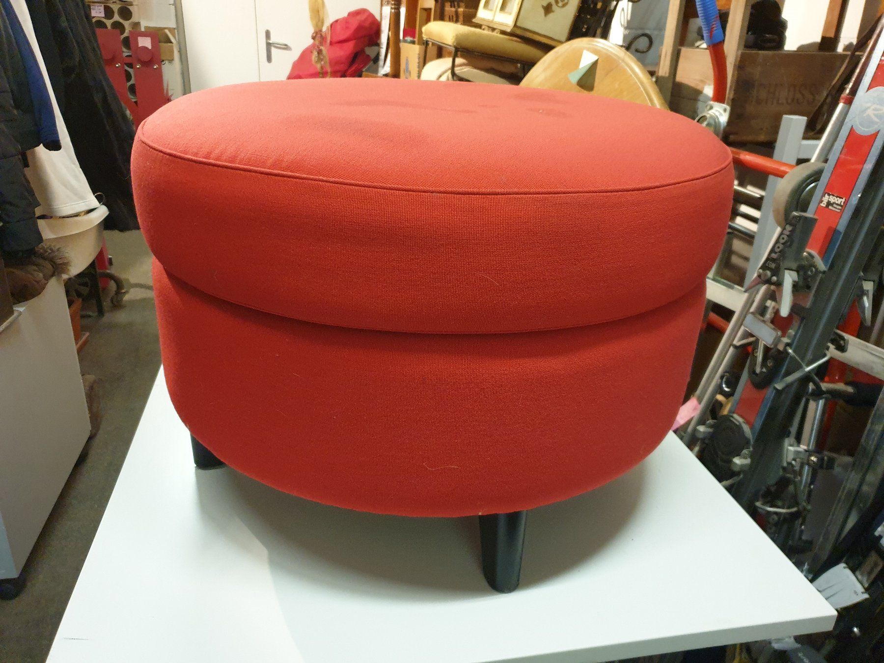 Designer Hocker WITTMANN rot 60 cm Durchmesser (Gebraucht) in Wädenswil ...