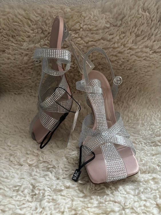 Zara Sandalen mit Absatz aus Vinyl und mit Strasssteinen (Neu und originalverpackt) in Zürich ...