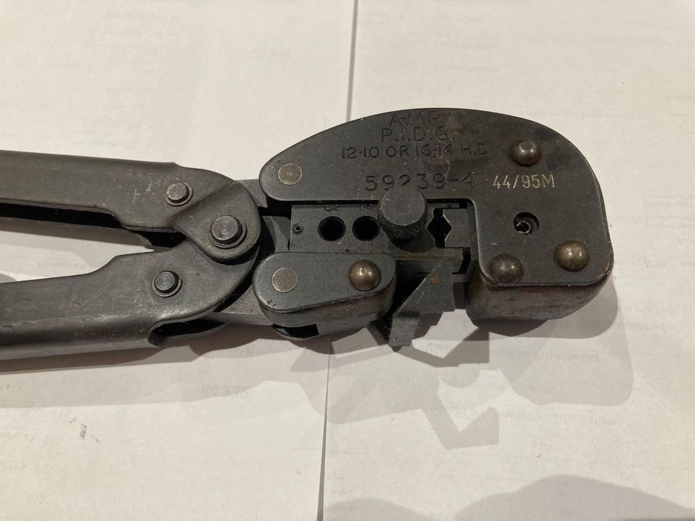 AMP Zange 59239-4 (Gebraucht) in Brunnen für CHF 30 – mit Lieferung auf ...