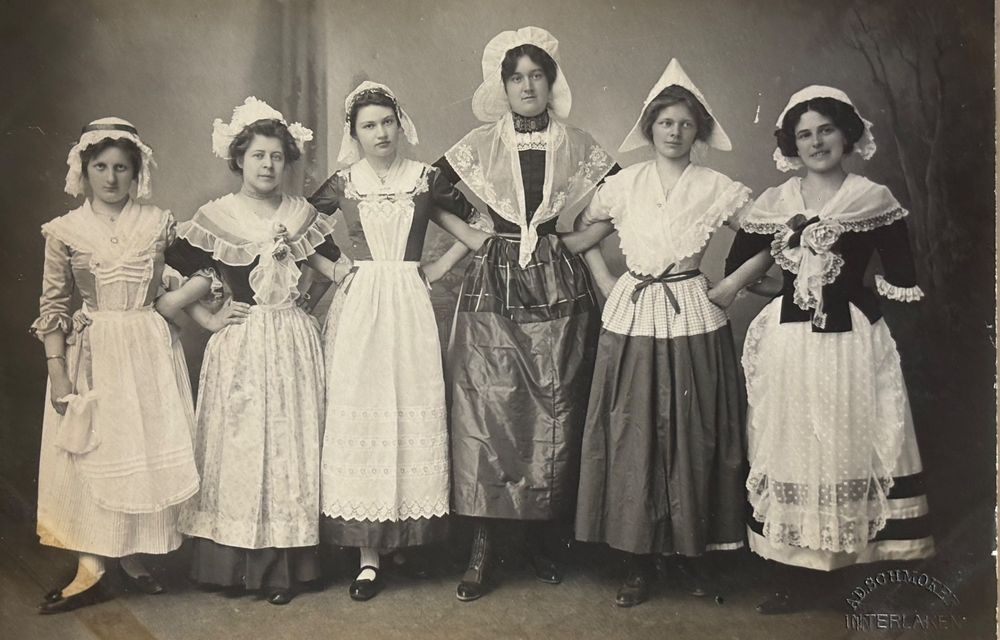 Fotokarte von Adolf Schmoker, Trachten, um 1920, RAR! | Kaufen auf Ricardo