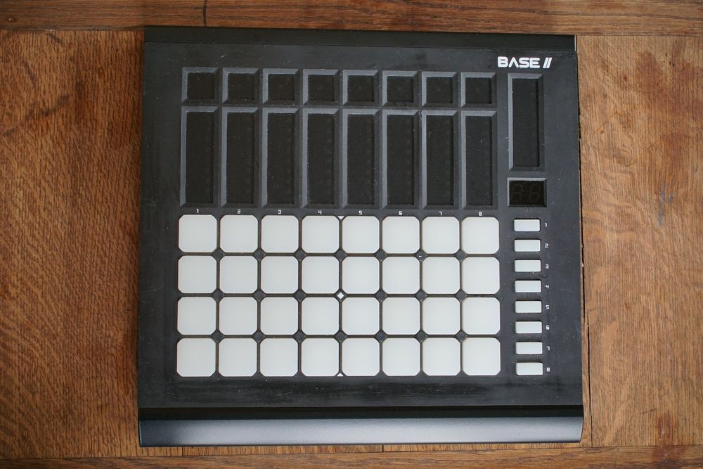 Livid Base II Midi Controller (Gebraucht) in Fribourg für CHF 80 – mit ...