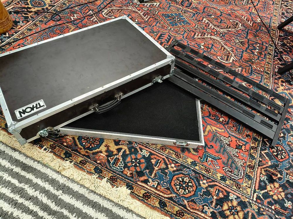 Thon Case für Pedalboard, inkl. Harley Benton SpaceShip 80 (Gebraucht ...