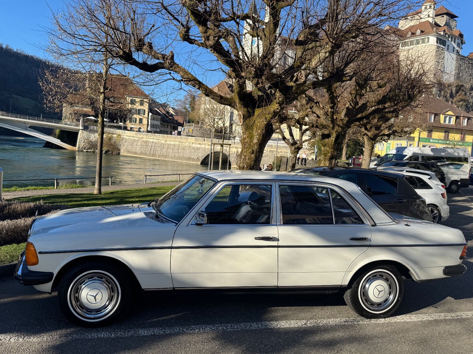 Mercedes 230 W123 mit Veteranenprüfung bis 11.2027! (Gebraucht) in ...
