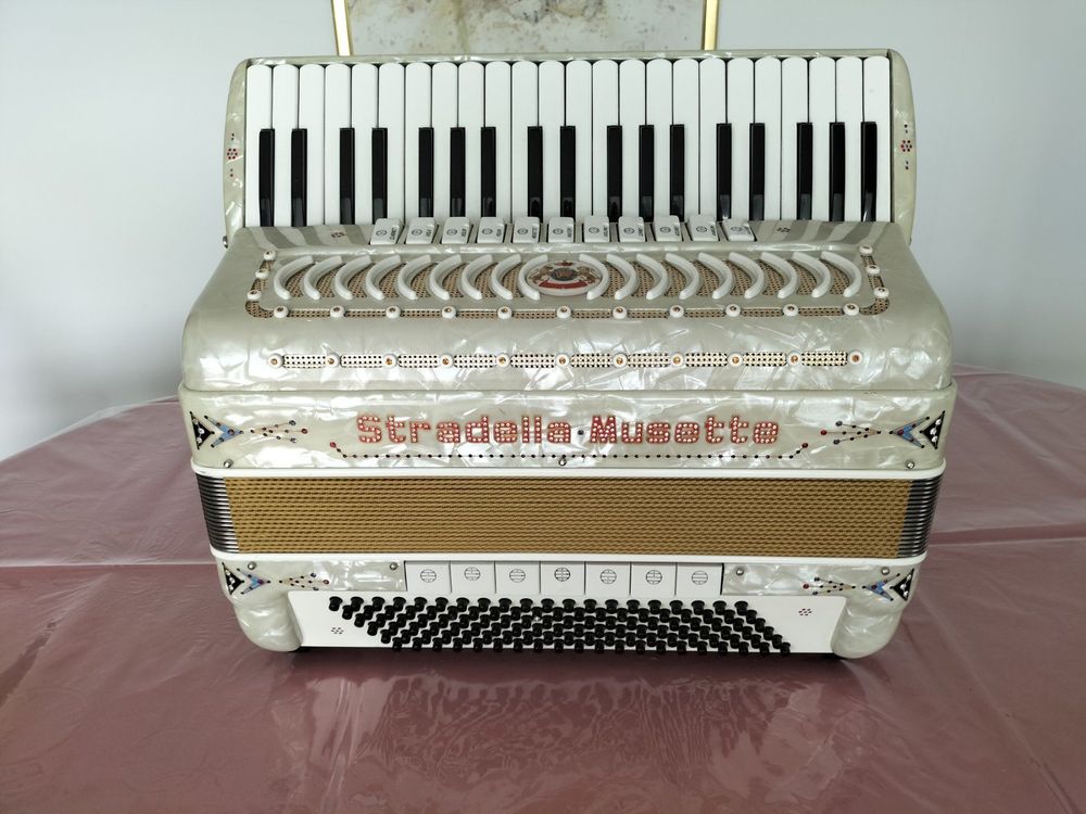 Akkordeon Stradella Musette (Gebraucht) in Nussbaumen AG für CHF 1080 ...