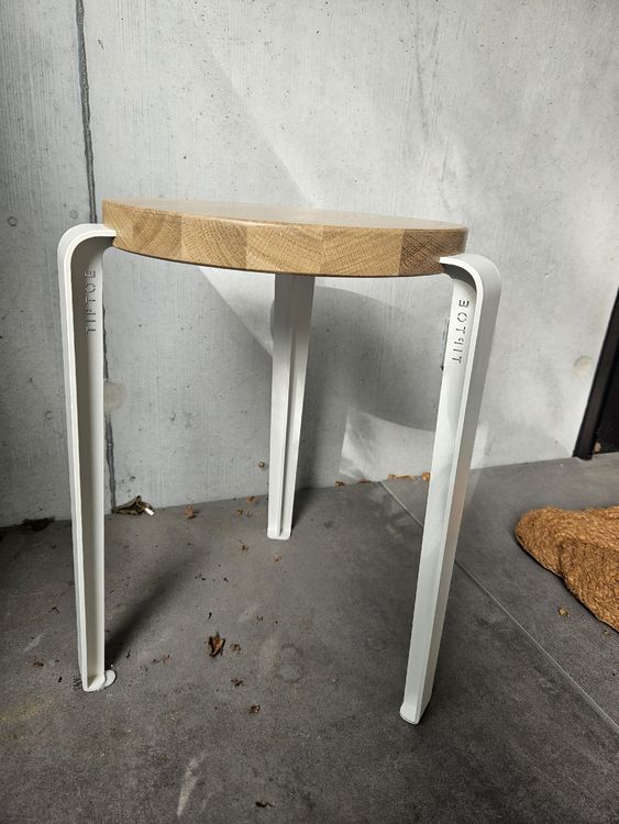 Hocker Tip Toe Eiche massiv weiss Metall (Gebraucht) in Chur für CHF 40 – nur Abholung auf ...