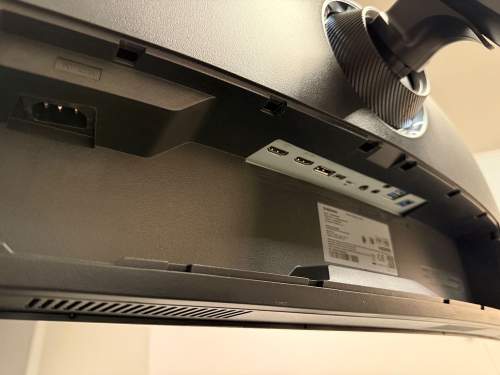 Samsung 49" PC Bildschirm (Gebraucht) in ZÜRICH für CHF 372 – nur ...