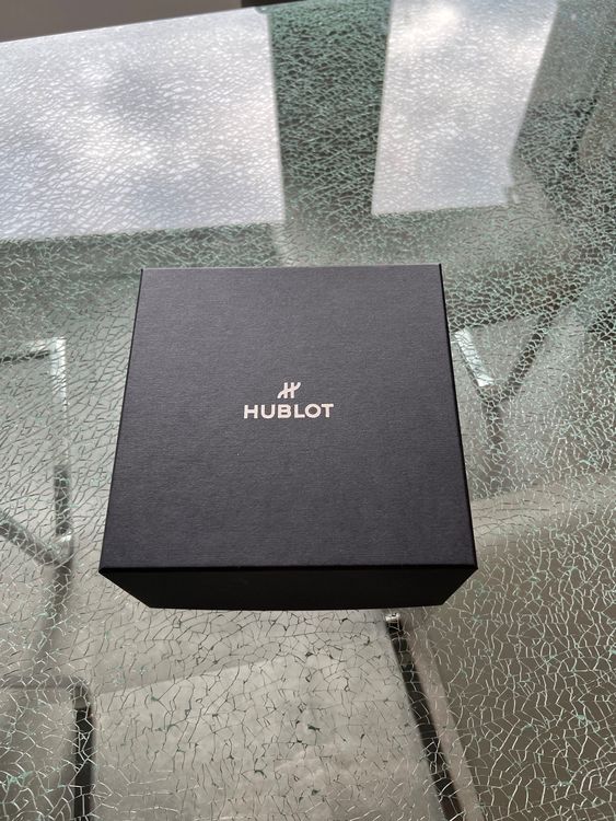 Hublot Original box (Gebraucht) in Hinwil für CHF 103 – mit Lieferung ...