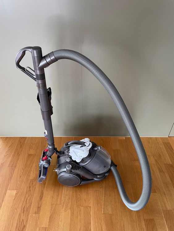 Dyson DC29 Staubsauger (Gebraucht) in Neuendorf für CHF 101 – nur ...