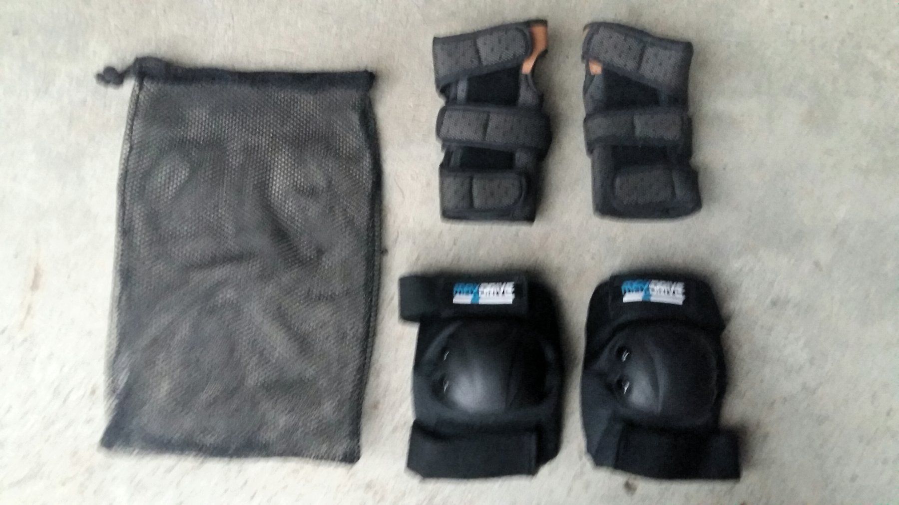 INLINE SKATE Schoner für Kinder inkl. Tasche *NEU (Neu (gemäss ...