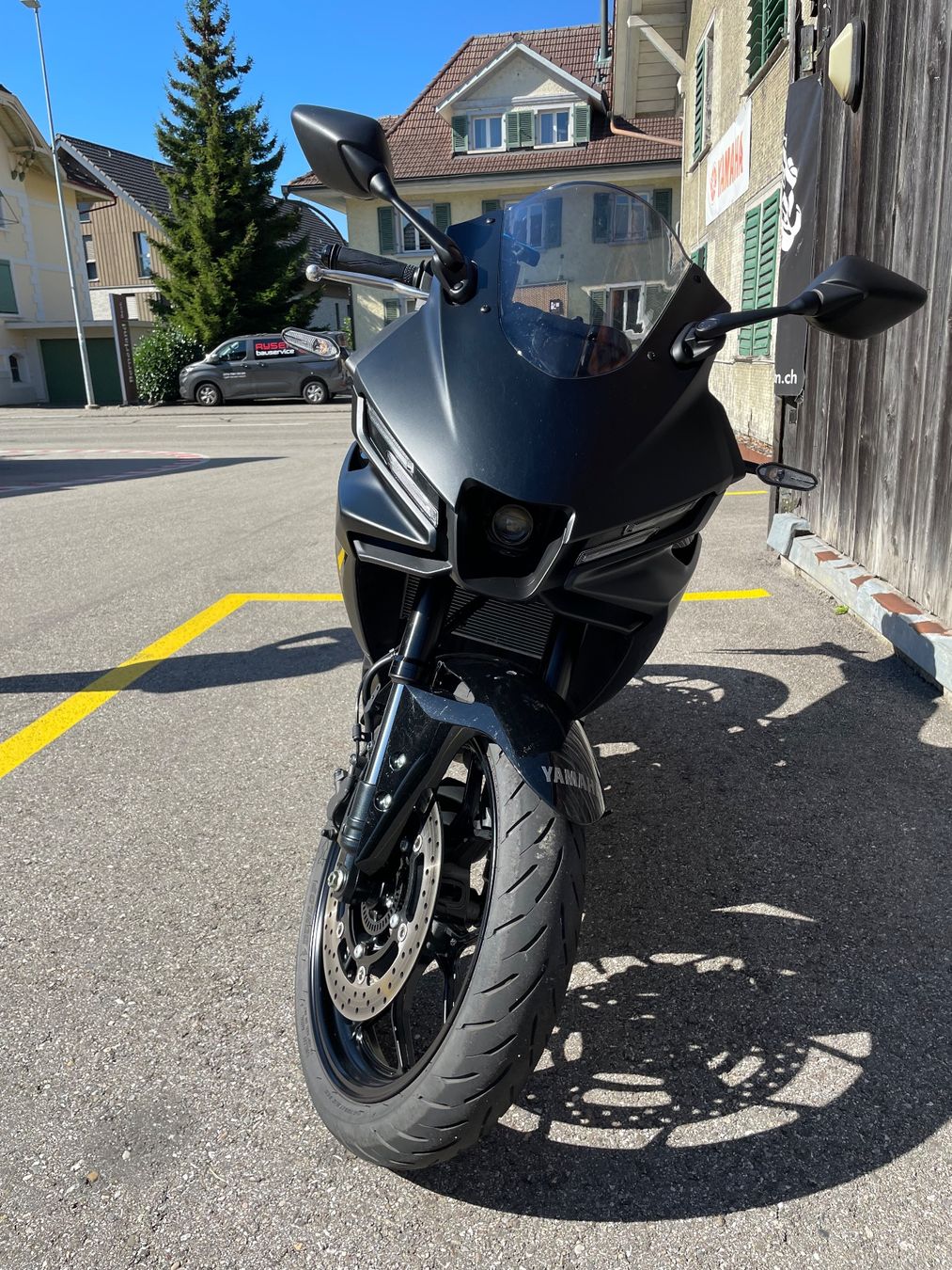 Yamaha R3 / Modell 2025 / schwarz (Gebraucht) in Seeberg für CHF 6500 – nur Abholung auf Ricardo ...