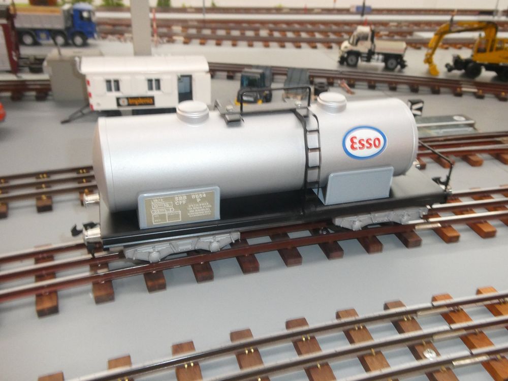 1 HAG (Nüesch) Tankwagen "ESSO" 4 achsig | Kaufen auf Ricardo