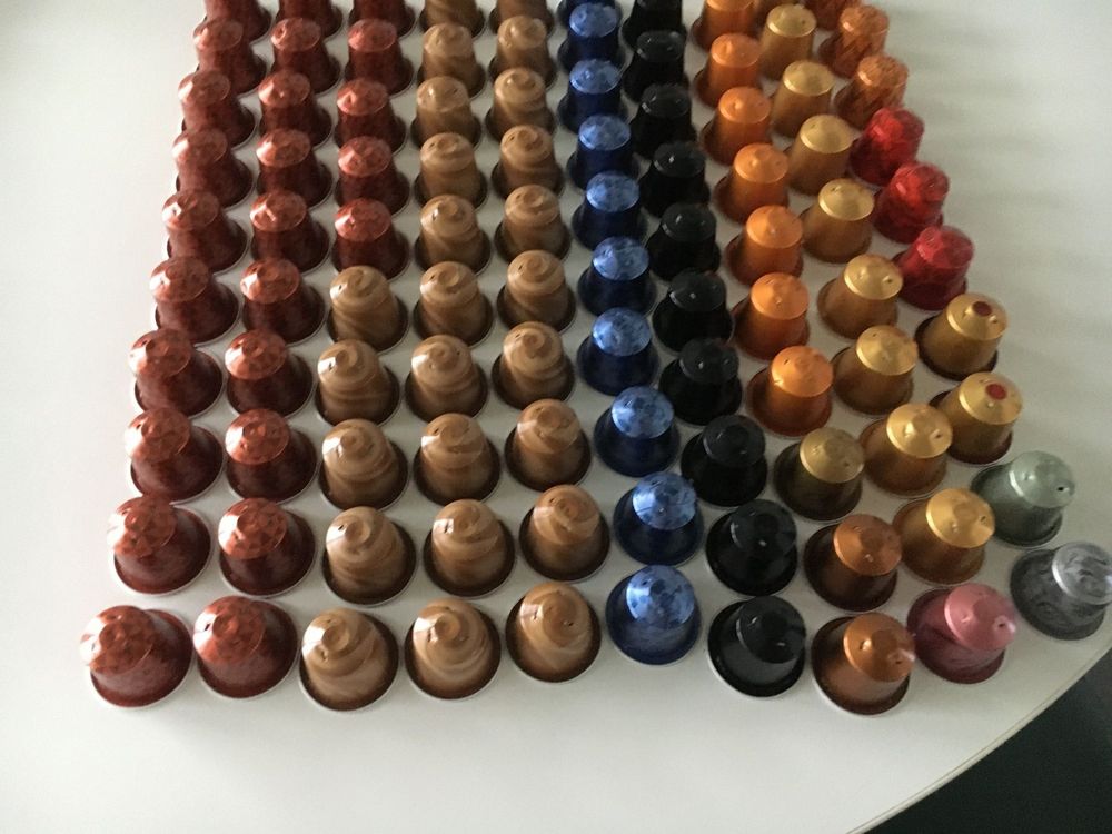 Nespresso Kapseln leer 100 Stk. zum Basteln u.s.w. (Gebraucht) in Dällikon für CHF 5 – mit ...