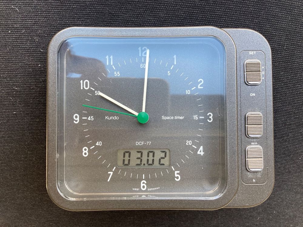 Funkuhr «KUNDO Space Timer» mit Wecker, Datum, Quartz | Kaufen auf Ricardo