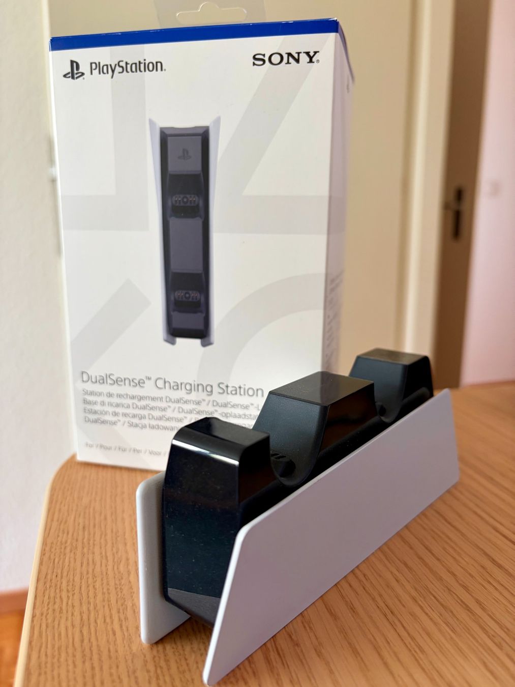 Sony PS5 DualSense Charging Station – official, with box (Gebraucht) in ...