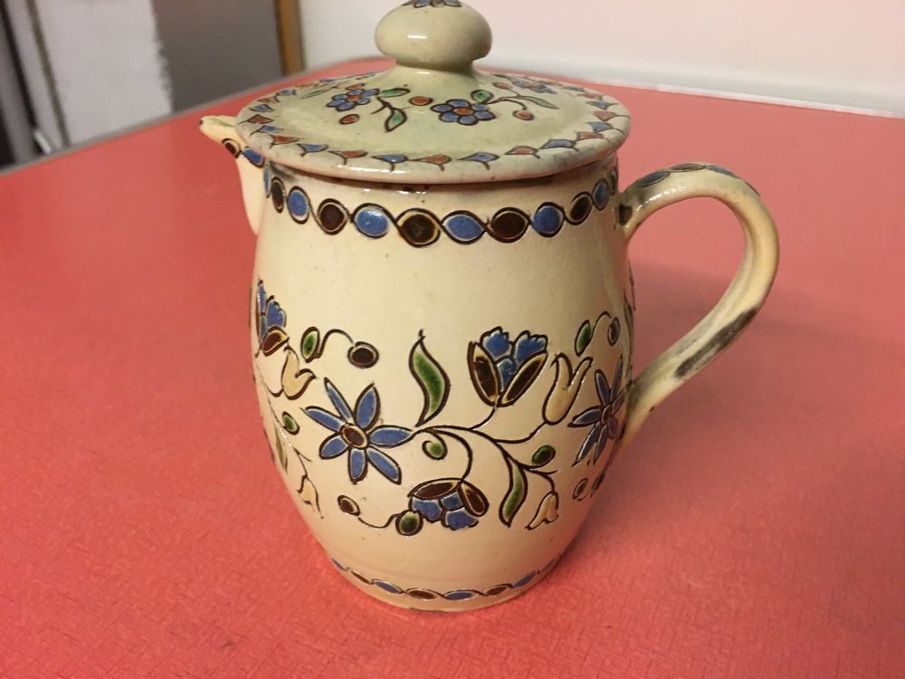 Uhralte Thuner Majolika Krug mit Deckel (Gebraucht) in Lanzenhäusern für CHF 10 – nur Abholung ...