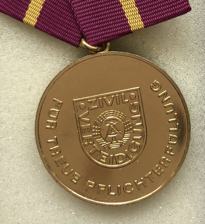 Medaille für treue Pflichterfüllung - DDR - Gold (Gebraucht) in ...