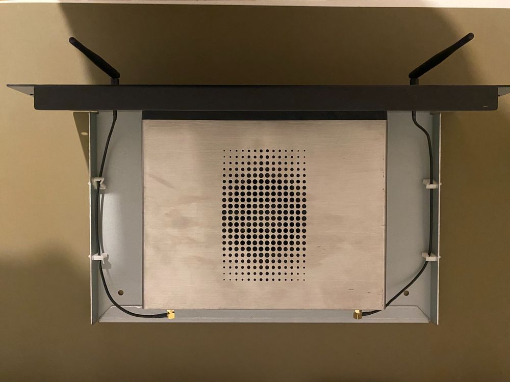 Barco ClickShare CSC-1 inkl. Rackmount (Gebraucht) in Lenzburg für CHF ...