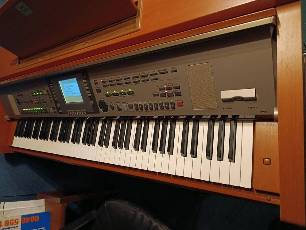 Yamaha CVP 305 (Gebraucht) in Montpreveyres für CHF 2850 – nur Abholung ...