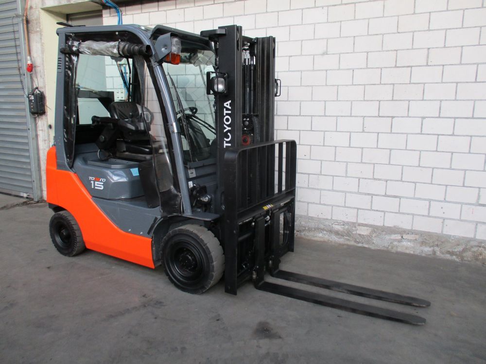 STAPLER TOYOTA 02-8FGF15 BENZIN+GAS GABELSTAPLER (Gebraucht) in Schafisheim für CHF 16900 – nur ...