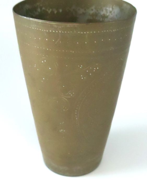Antiker Indischer Lassi-Becher aus Messing, Sammlerstück (Gebraucht) in ...