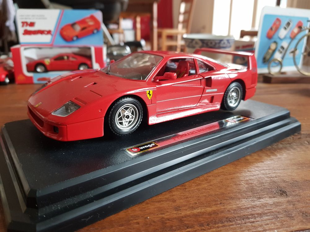 Wunderschone Burago Ferrari F40 1987 Fotos