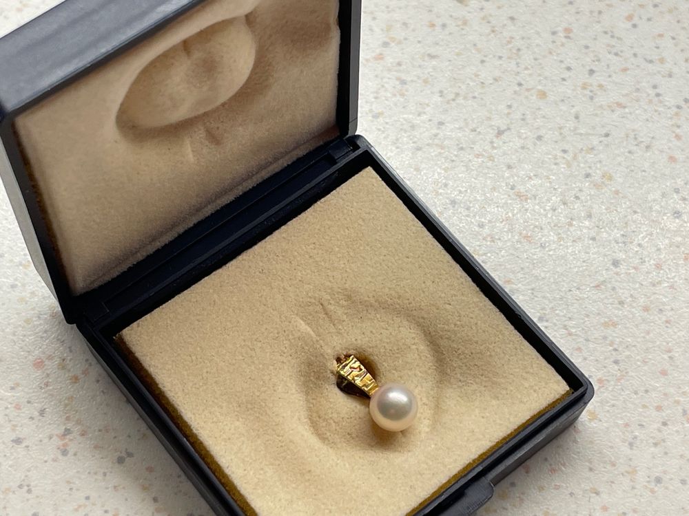 Gold-Ohring mit Perle im Etui. 750-er Gold | Kaufen auf Ricardo
