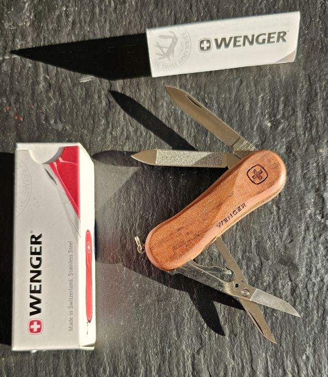 wenger wood (Neu und originalverpackt) in Biel/Bienne für CHF 20 – mit ...