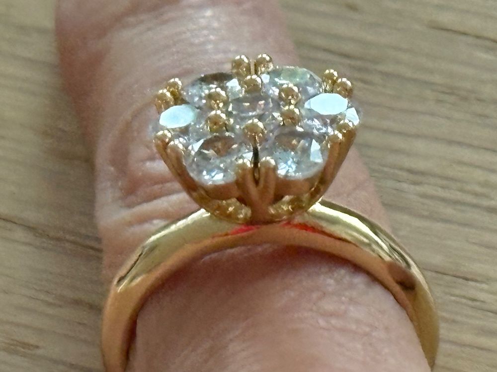 💛Luxus Gr: 18/8 Ring Zirkonia Farbe Gold (Gebraucht) in Biel-Bienne für ...