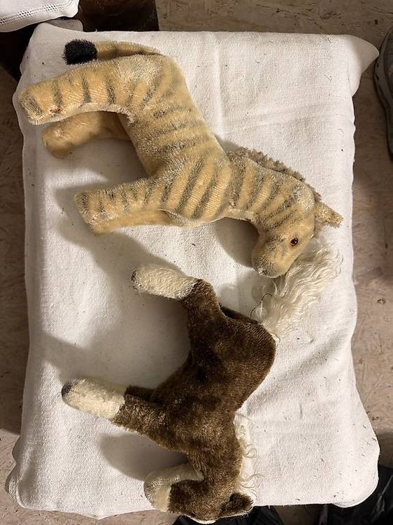 Steiff Tiere Zebra & Pferd (Gebraucht) in Guntmadingen für CHF 60 – nur ...