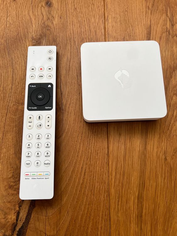 Swisscom TV Box UHD IP1400 inkl. Infrarot-Empfänger | Kaufen auf Ricardo
