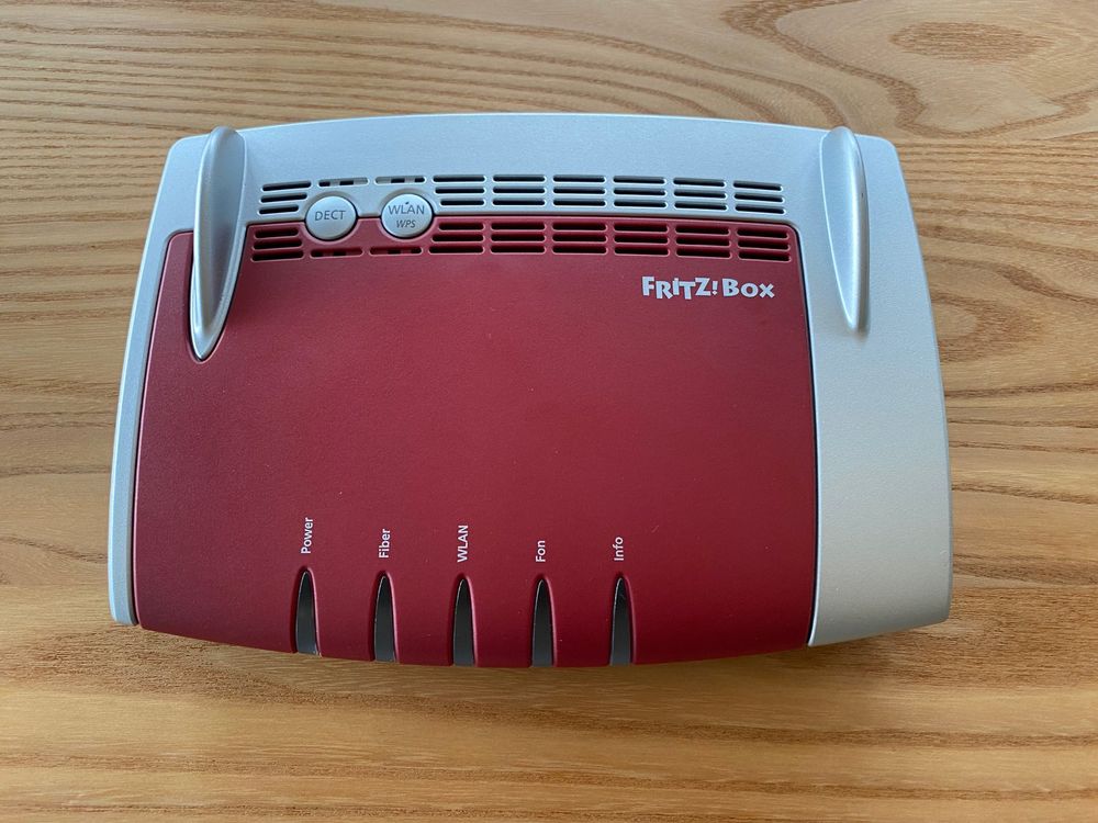 FRITZ!Box 5490 (für Glasfaser) (Gebraucht) in Windisch für CHF 15 – mit Lieferung auf Ricardo kaufen