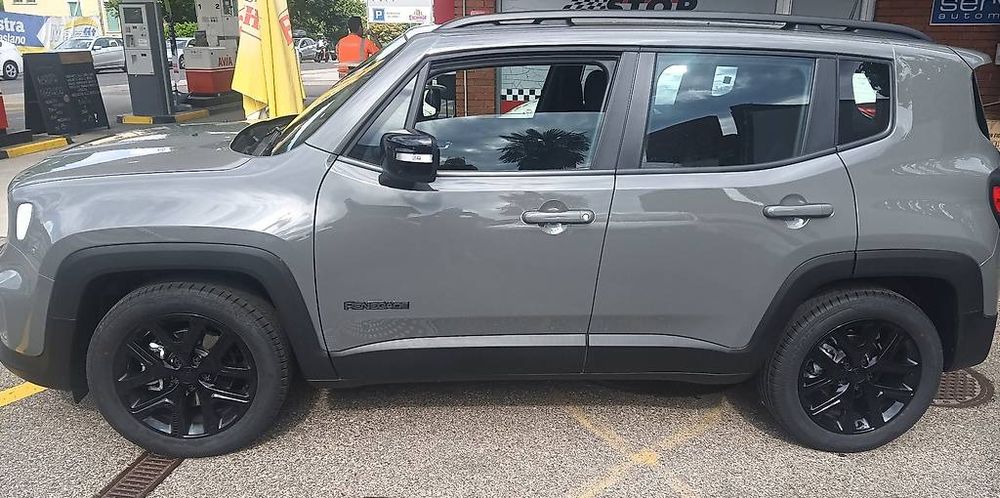 SUV UNICO BELLISSIMO NEL COLORE (Usato) a Magliaso per CHF 400 – solo ritiro | Acquista su Ricardo