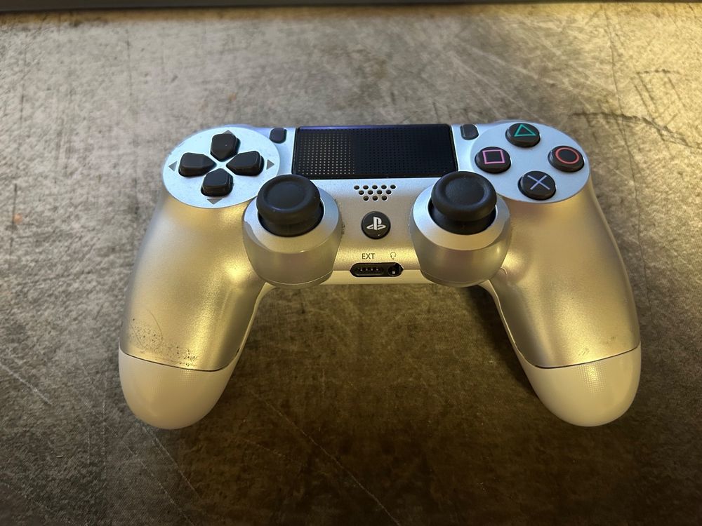 PS4 Controller Silver (Gebraucht) in Emmen für CHF 20 – mit Lieferung ...