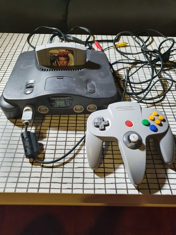 Nintendo 64 mit Conroller und James Bond (Gebraucht) in St.Gallen für ...