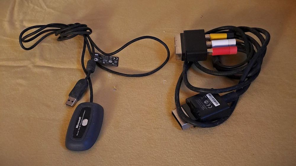 XBox 360 Wireless USB Gaming Receiver , XBox 360 AV -Kabel (Gebraucht ...