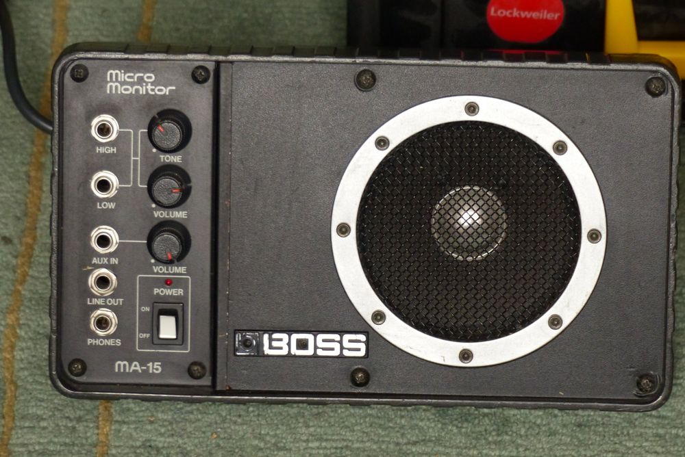 Monitore BOSS MA 15, 2 Stk. inkl Koffer (Gebraucht) in Moutier für CHF ...