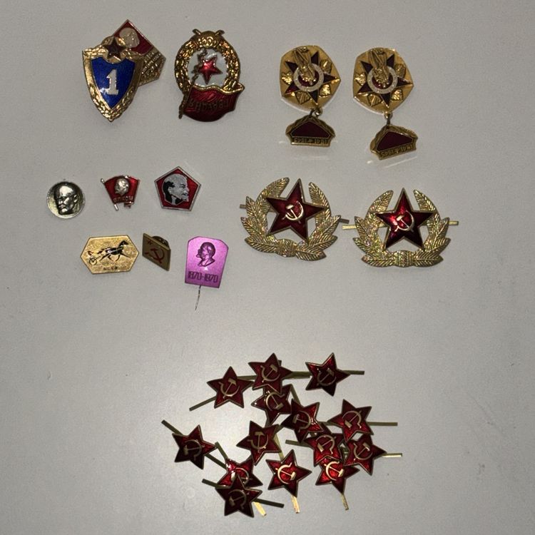 Collection of Soviet USSR badges & pins (Gebraucht) in st moritz für ...