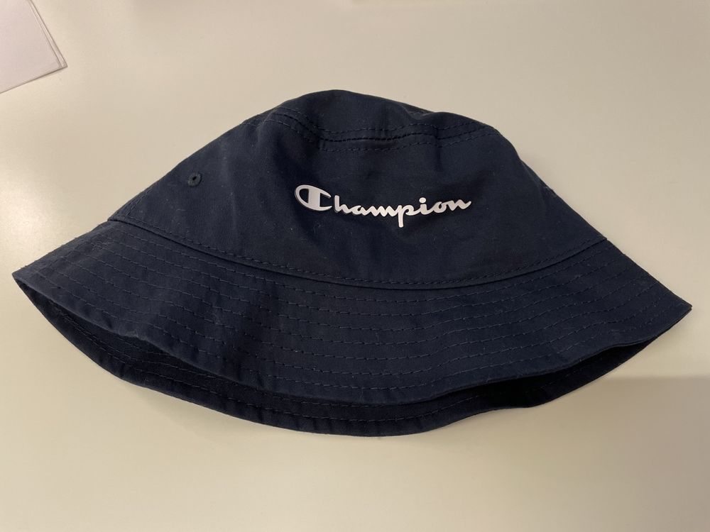 Champion Bucket Hut (Neu (gemäss Beschreibung)) in Olten für CHF 5 ...