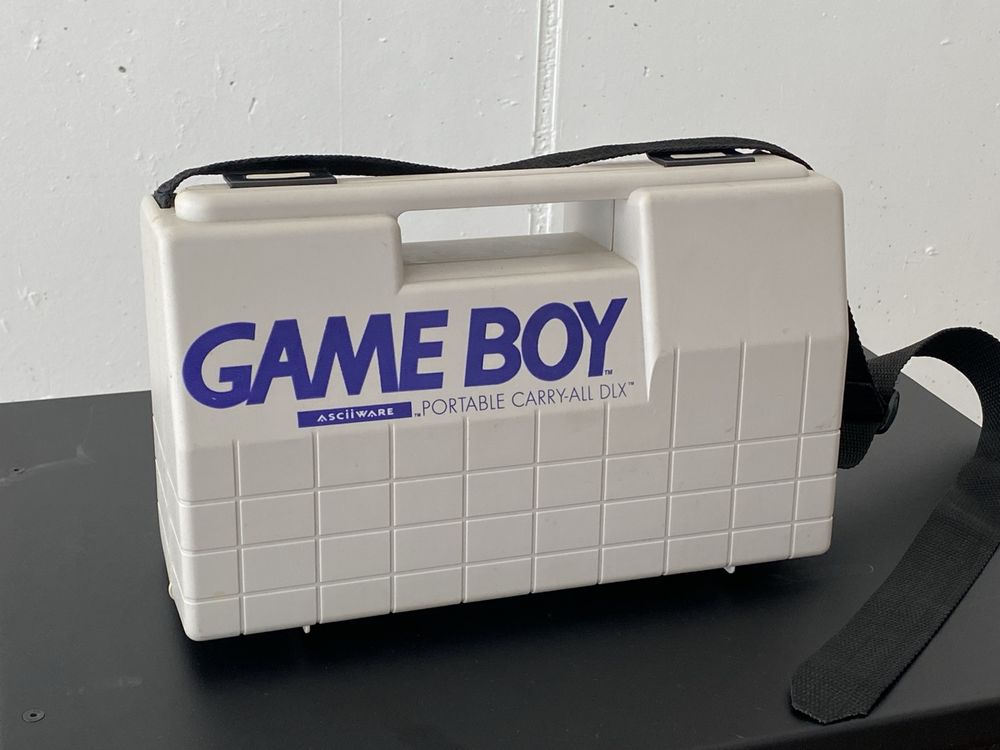 Game Boy Asciiware Portable Cary-All DLX Tragekoffer (Gebraucht) in ...
